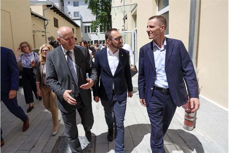 Ministarstvo prostornoga uređenja, graditeljstva i državne imovine ...